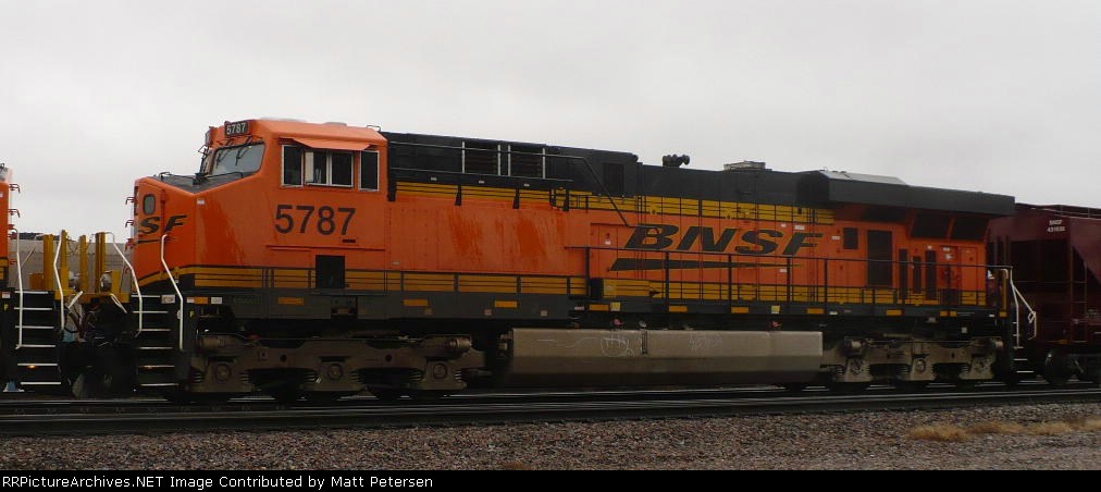 BNSF 5787